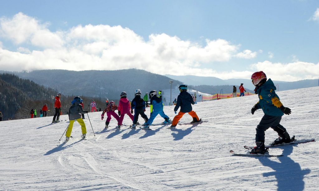 How Kids Learn to Ski: 6 Useful Tips & Tricks - CheckYeti Blog