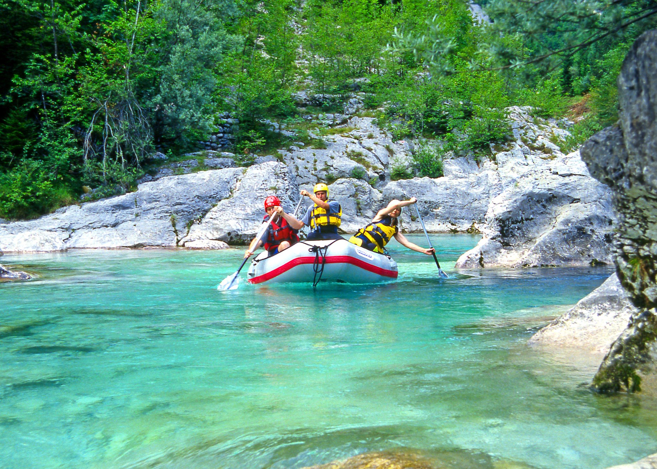 Dressing Guide: What to Wear for Spring Rafting? - checkyeti Blog